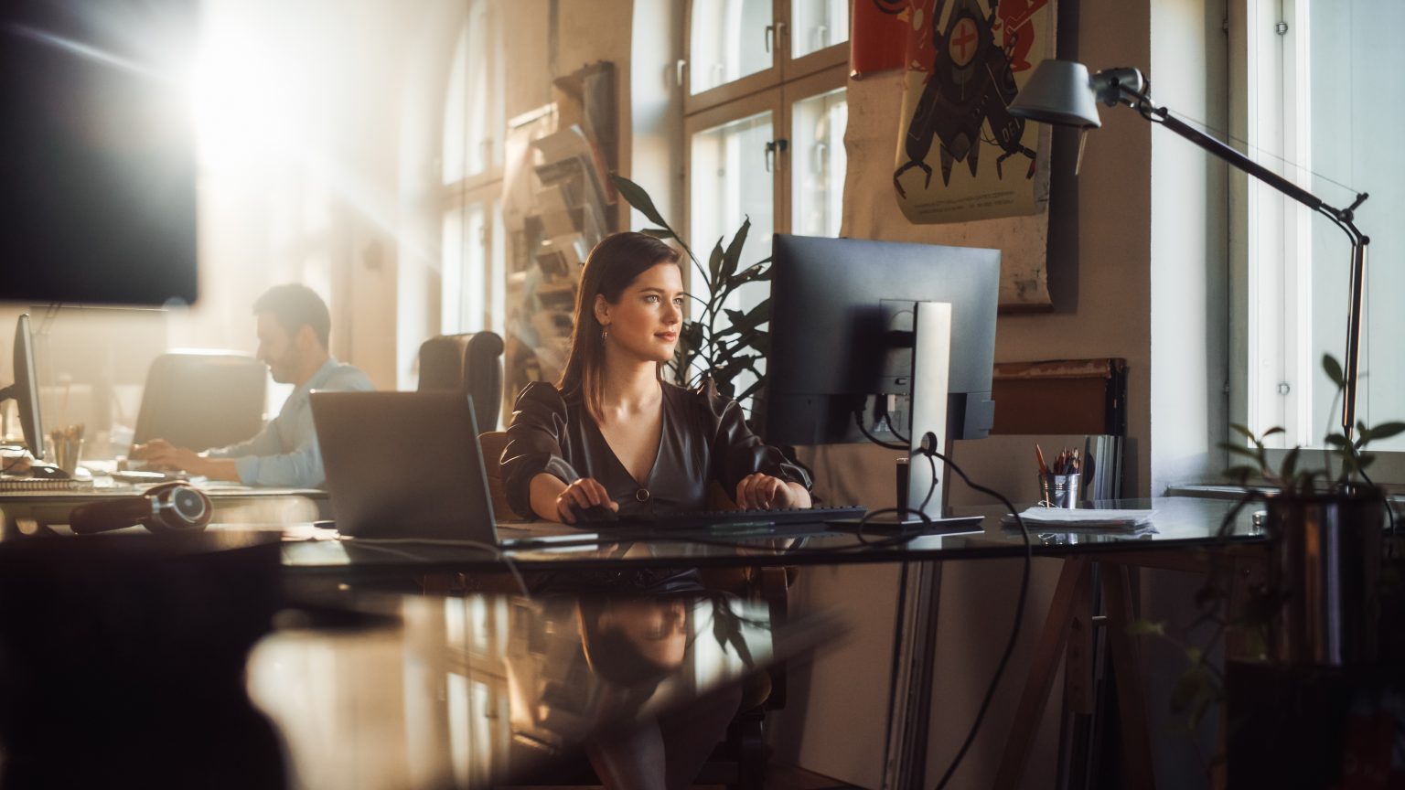 How Office Window Design Helps Improve the Productivity and Well-being ...